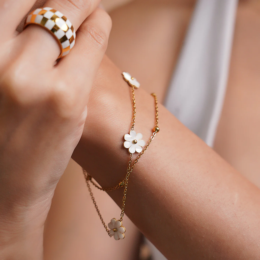 Christmas Gift Ideas for Sisters, Moms & Best Friends | October 22